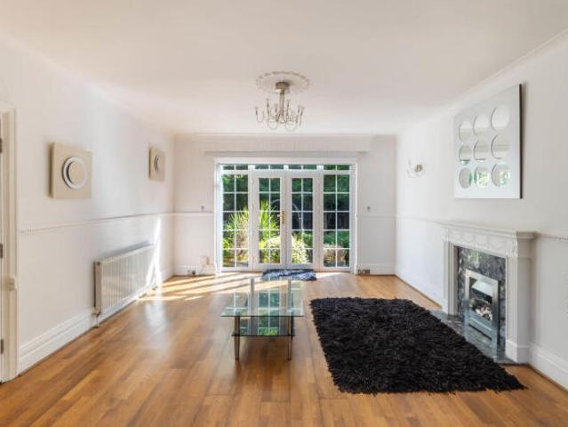 7 bedroom detached house for sale in Moorside North, Fenham, Newcastle Upon Tyne, NE4