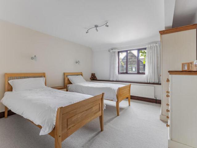 7 bedroom detached house for sale in Mapleton Road, Four Elms, TN8
