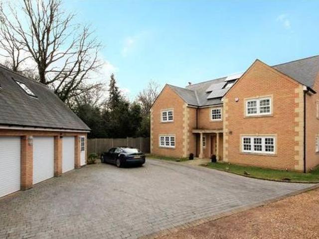 7 bedroom detached house for sale in Park Street Lane Park Street St Albans Hertfordshire AL2