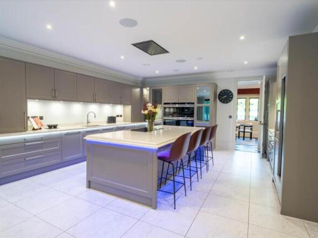 7 bedroom detached house for sale in Wildernesse Avenue, Sevenoaks, Kent TN15
