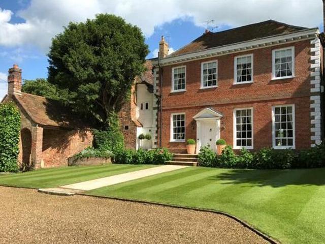 7 Bedroom Detached House For Sale In Tingrith, Bedfordshire