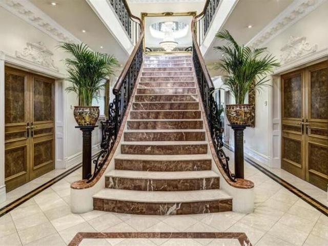 7 bedroom detached house for sale in View Road, N6
