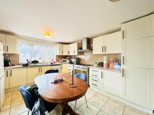 7 bedroom Detached house To Let