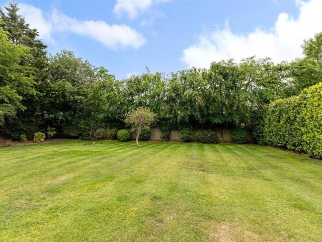 7 bedroom detached house to rent