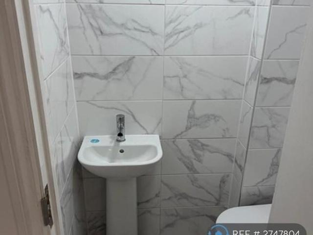 7 bedroom detached house to rent