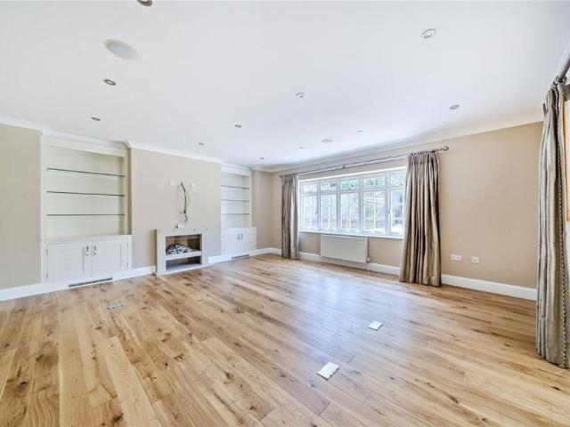 7 bedroom detached house to rent
