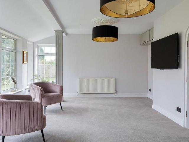 7 bedroom detached house to rent