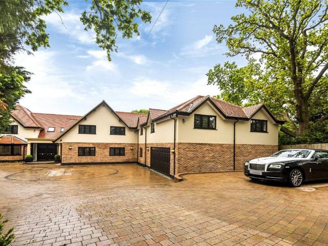 7 bedroom detached house to rent
