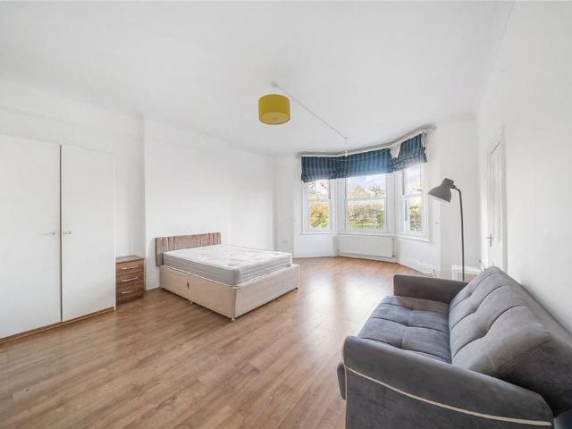 7 bedroom detached house to rent