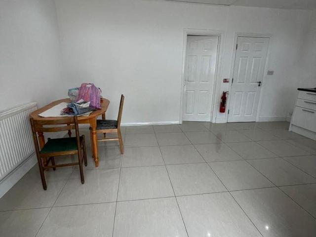 7 bedroom detached house to rent