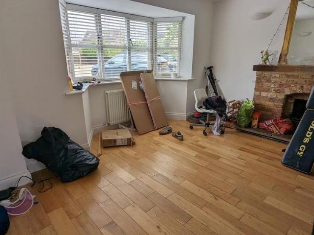 7 bedroom detached house to rent