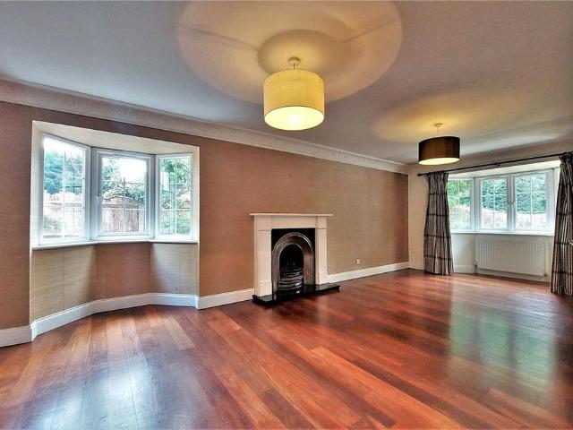7 bedroom detached house to rent