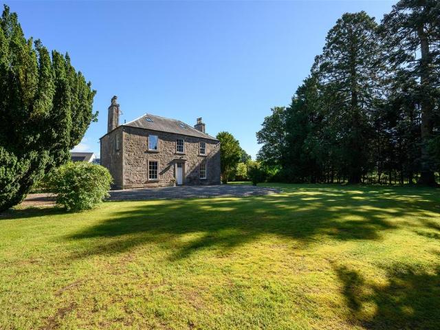 7 bedroom detached house to rent