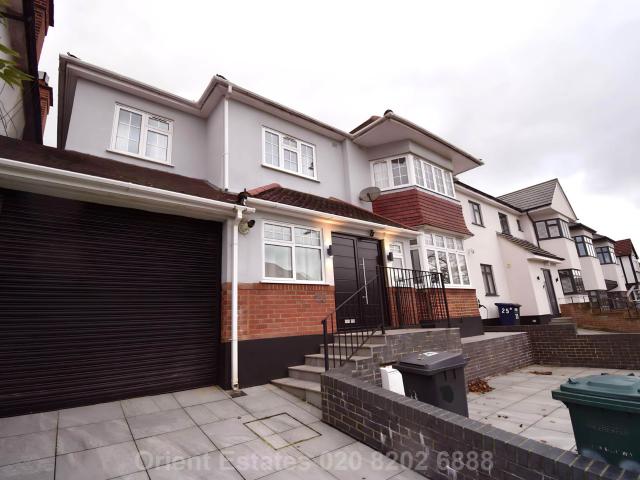 7 Bedroom Detached House to Rent