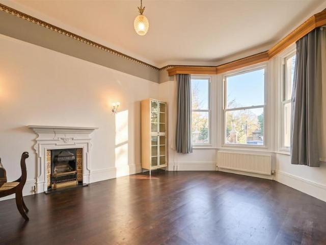 7 bedroom detached house to rent
