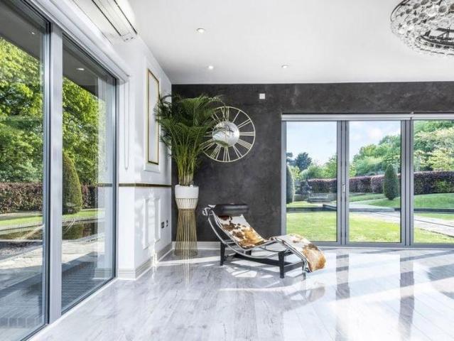 7 bedroom detached house to rent
