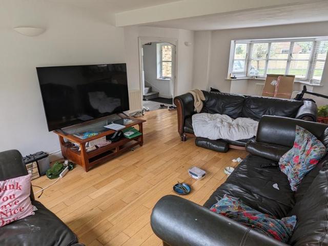 7 bedroom detached house to rent
