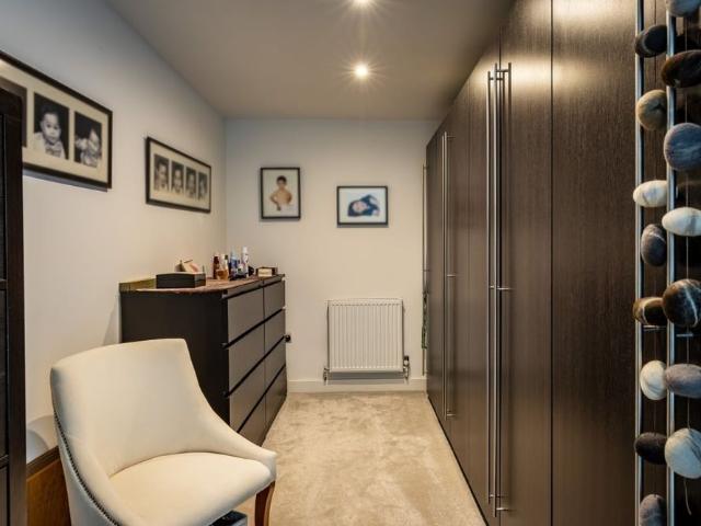 7 bedroom detached house to rent
