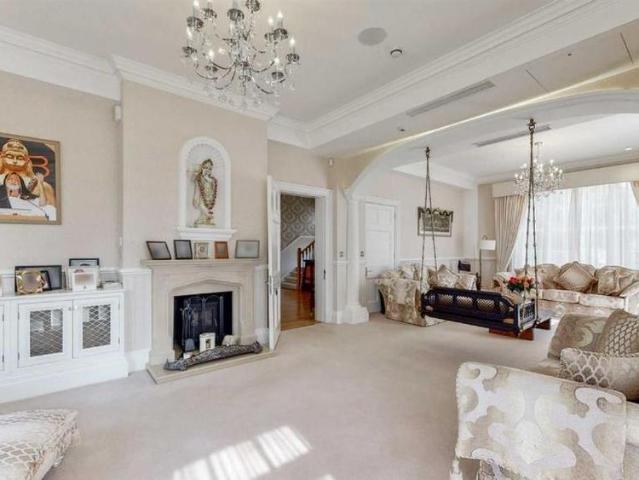 7 bedroom detached house to rent