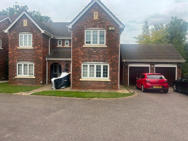 7 Bedroom Detached House To Rent In Highgrove Room, CV4