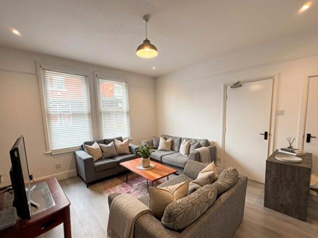 7 Bedroom Detached House To Rent In Prime Bed Student House | Castle Boulevard | Bath |, NG7