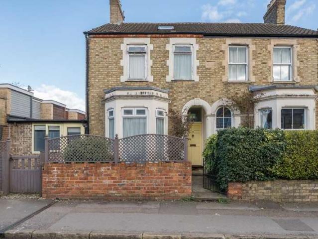 7 Bedroom End Of Terrace House