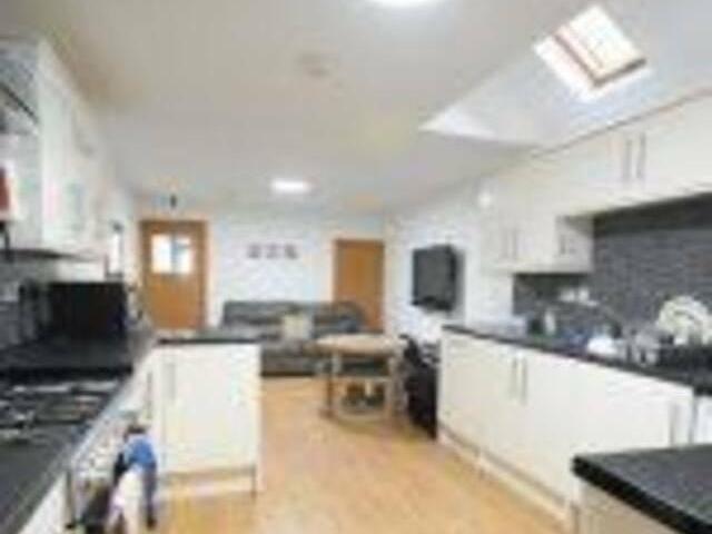 7 bedroom end of terrace house for rent in 2023 2024 ACADEMIC YEAR Lovely 7 Double Bedroom 3 Bathro
