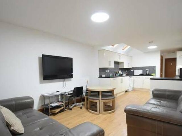 7 bedroom end of terrace house for rent in 2023 2024 ACADEMIC YEAR Lovely 7 Double Bedroom 3 Bathro