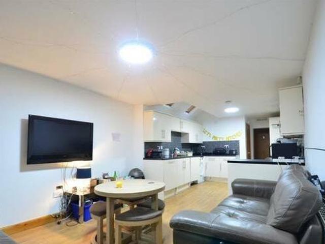 7 bedroom end of terrace house for rent in 2023 2024 ACADEMIC YEAR Lovely 7 Double Bedroom 3 Bathro