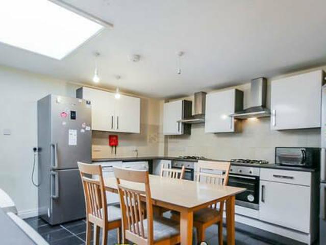7 bedroom end of terrace house for rent in Alton Road 3 bath student property B29
