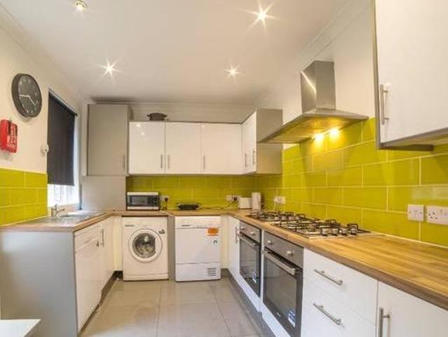 7 bedroom end of terrace house for rent in Aubrey Road Manchester Greater Manchester M14