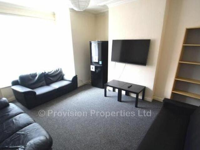 7 Bedroom End Of Terrace House For Rent In Hyde Park, Leeds