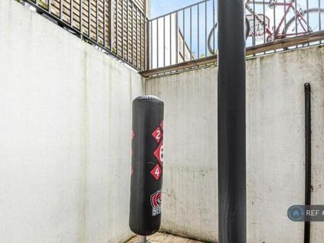 7 Bedroom End Of Terrace House For Rent In London