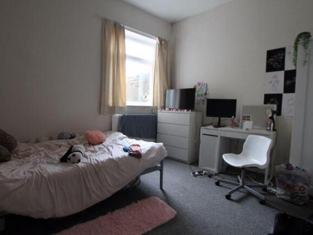7 bedroom end of terrace house for rent in Malefant Street, Cardiff, CF24