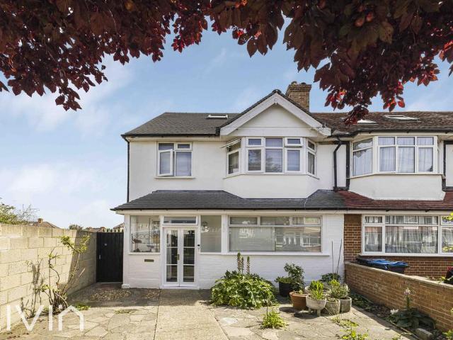 7 bedroom end of terrace house for sale