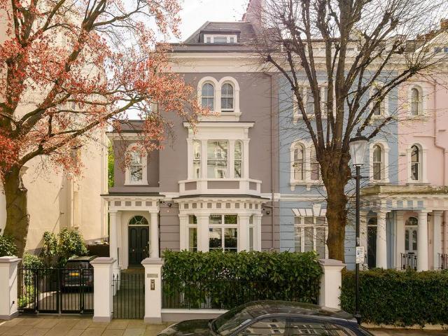 7 bedroom end of terrace house for sale