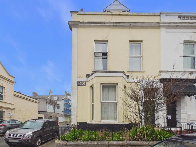 7 bedroom end of terrace house for sale