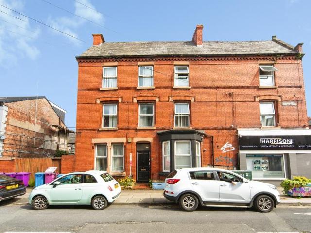 7 bedroom end of terrace house for sale