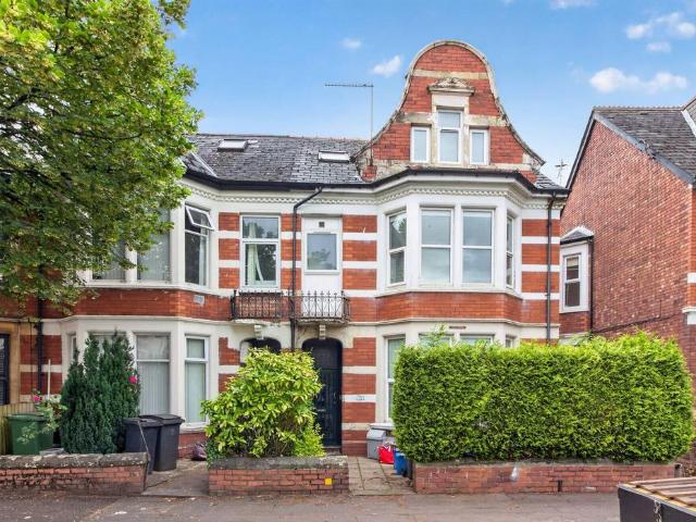 7 bedroom end of terrace house for sale
