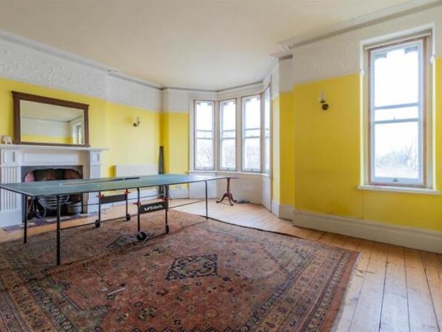 7 bedroom end of terrace house for sale in Cathedral Road, Pontcanna, Cardiff, CF11