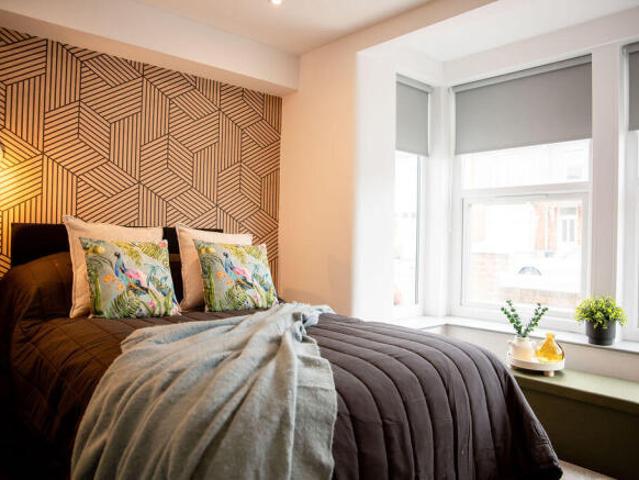 7 bedroom end of terrace house for sale in Hartley Road, Portsmouth, PO2