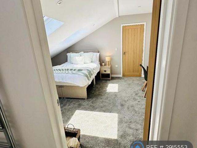 7 bedroom end of terrace house to rent