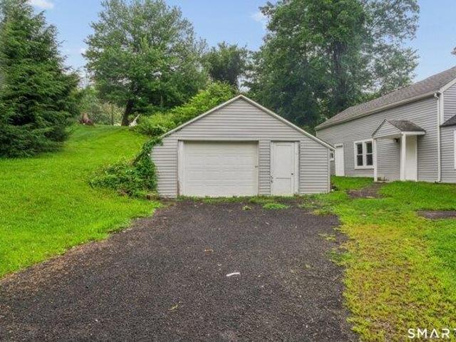 7 bedroom, East Windsor CT 06016 105127698