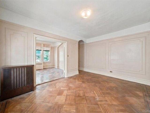 7 bedroom, East Elmhurst NY 11370 105204346