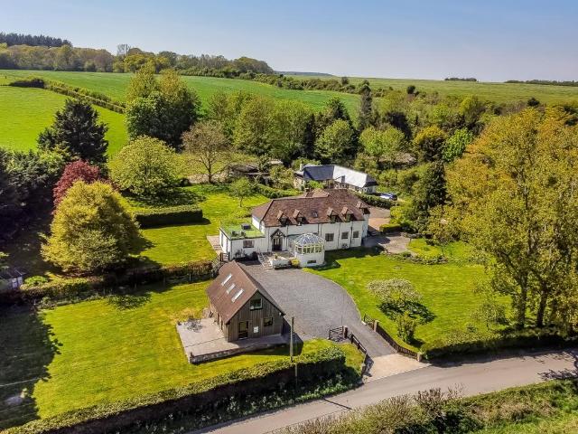 7 bedroom equestrian facility for sale