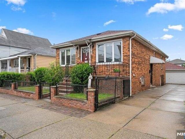 7 bedroom, Fairview NJ 07022 104791488