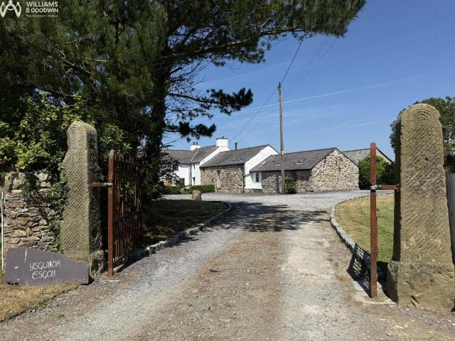 7 bedroom farm house for sale