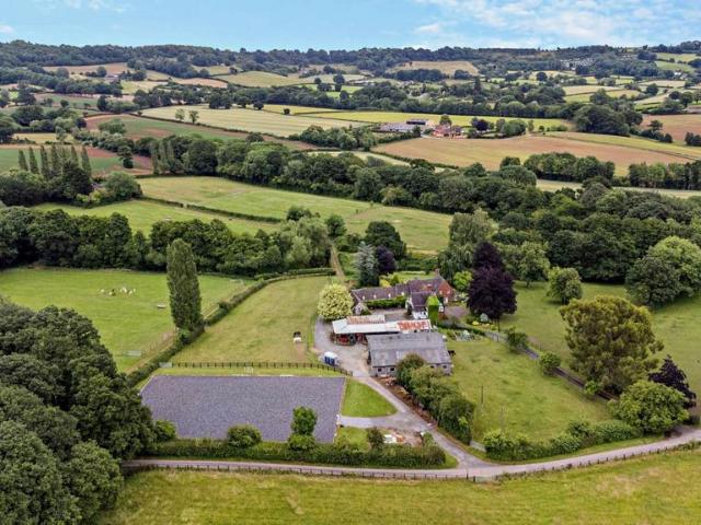 7 bedroom farm house for sale