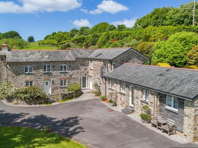 7 bedroom farm house for sale