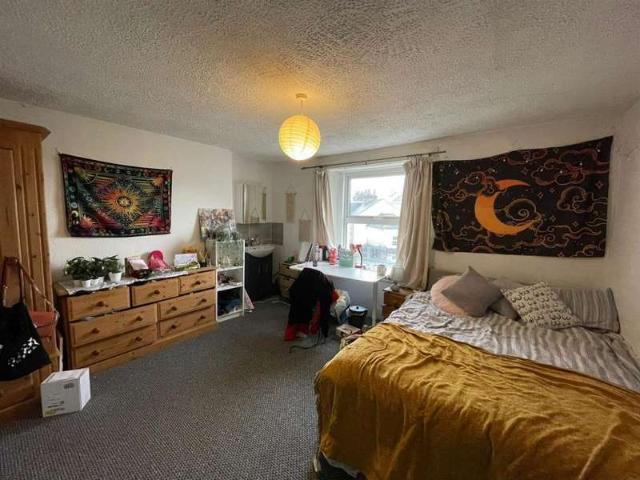 7 Bedroom Flat